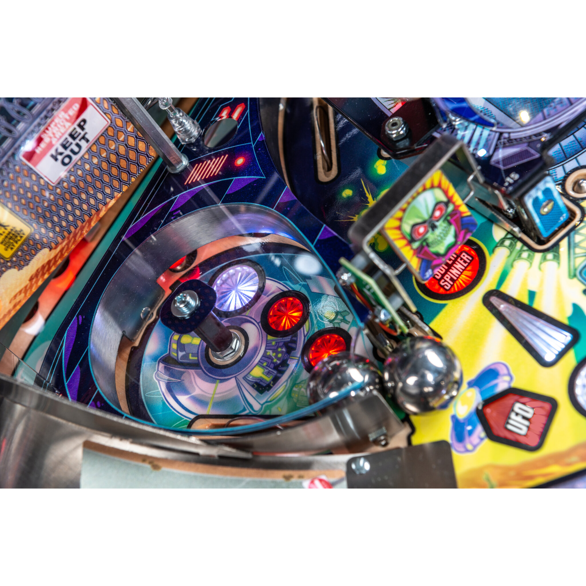 Buy Foo Fighters Pro Pinball Machine by Stern Online at $6499